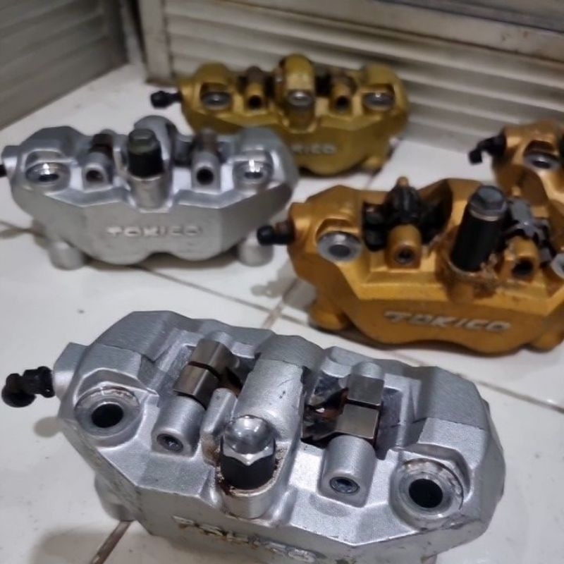 Jual Kaliper depan kiri Tokico Radial 108 mm 4 piston | Shopee Indonesia