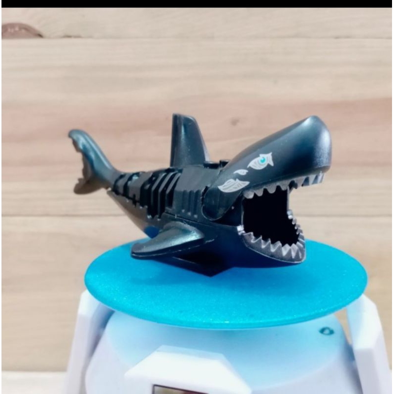 Jual lego brick minifigure hiu hitam black shark jaw medium pirates of ...