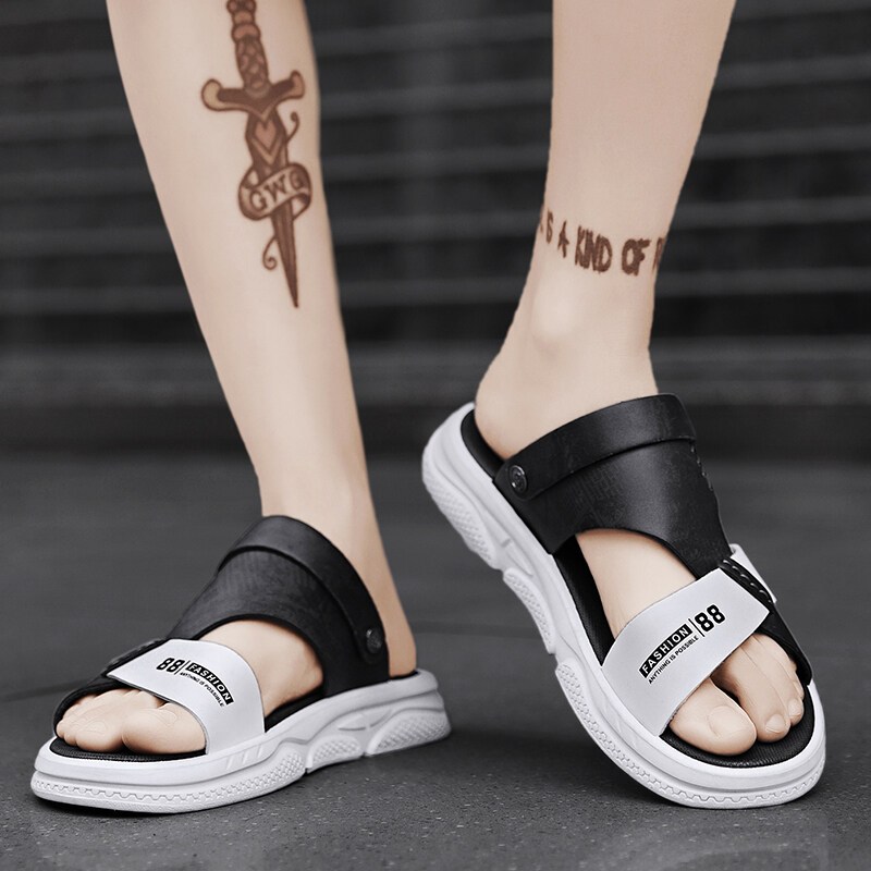 Jual Sandal pantai pria yang mengenakan sandal pantai untuk menahan air ...