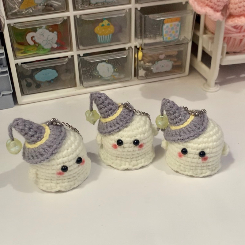 Jual ꒰ 90’s love ꒱ little ghost keychain halloween | keychain crochet ...