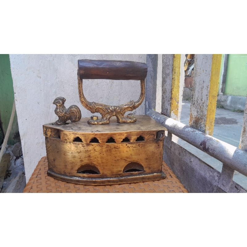 Jual setrika arang kuningan asli kuno tua jadul | Shopee Indonesia