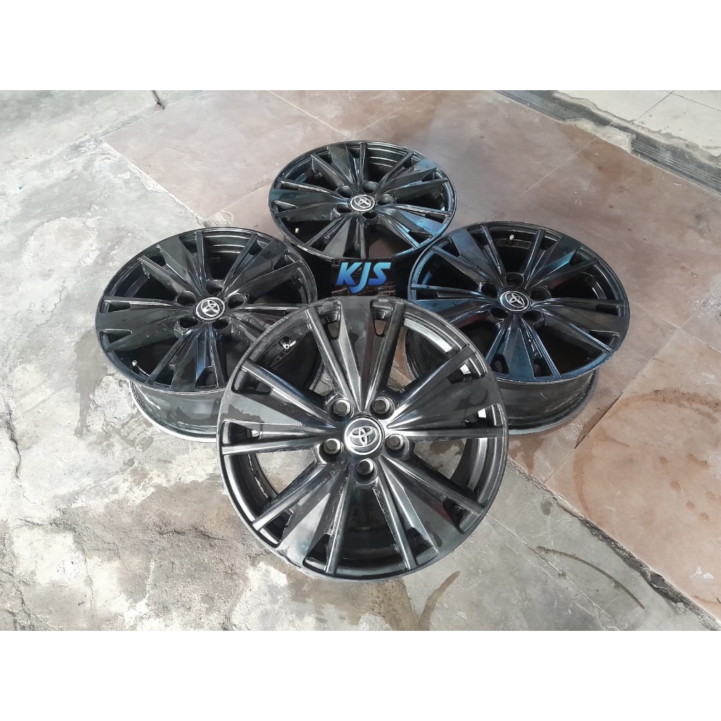 Jual Velg Mobil Second Rep Innova Venturer Ring 17 Pcd 5x114 R17 Buat Xpander CRV HRV Zenix ...