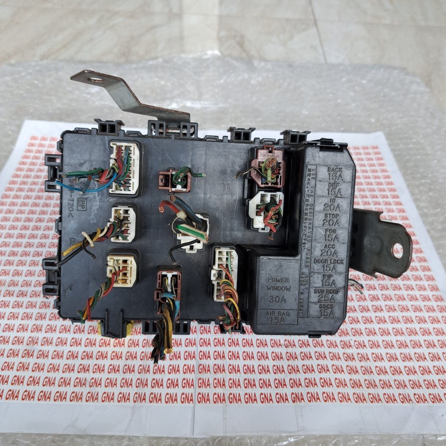 Jual Fuse Box sekering sekring box suzuki baleno 1996-2001 asli ex ...