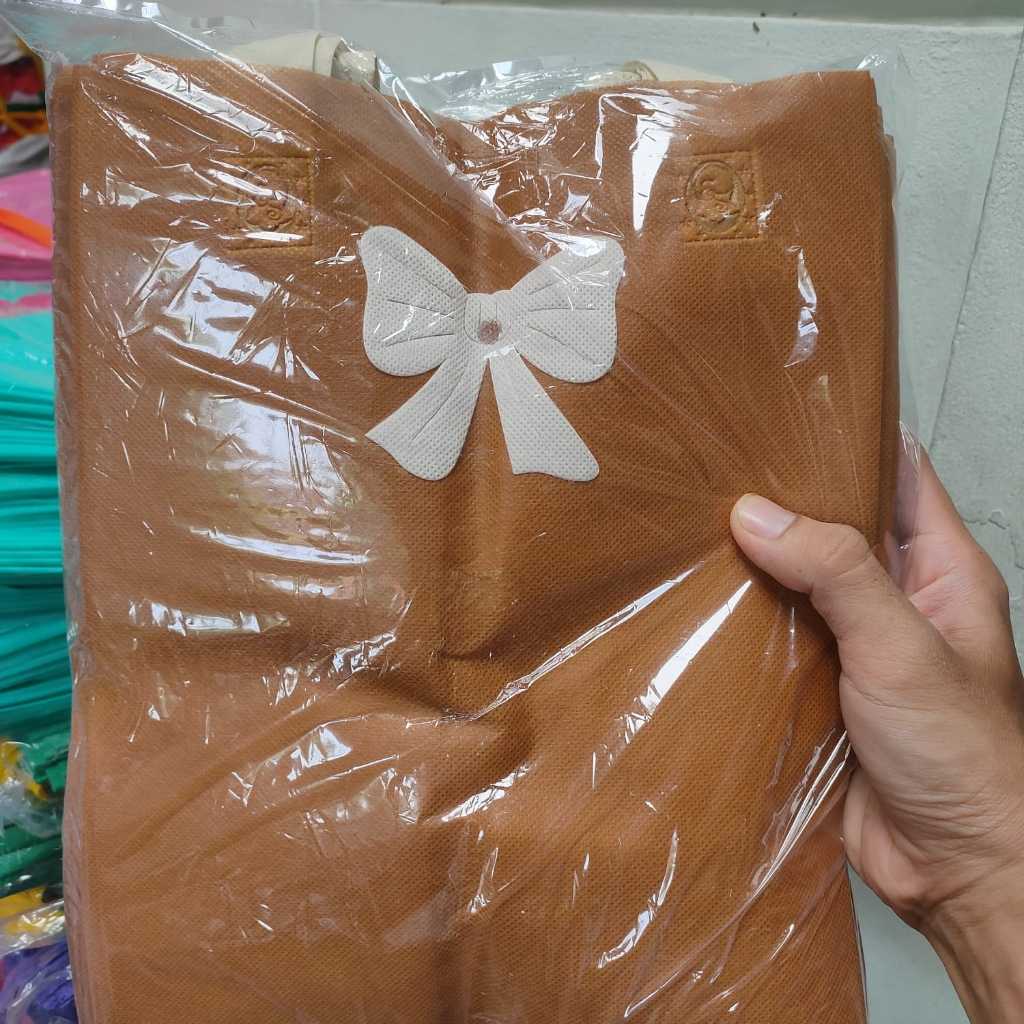 Jual Tas hajatan box nasi 22x22 20x20 dengan motif pita / tas kotak nasi 22x22 20x20 / tas kotak ...