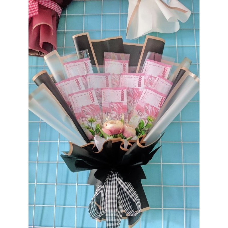 Jual buket uang 10 lembar / buket uang kosongan / money bucket wisuda ...