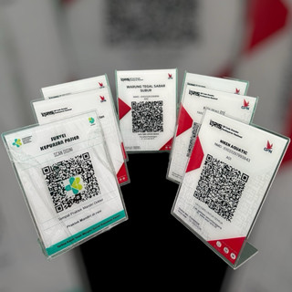 Jual Stand Qris / QR bahan Akrilik A5 cetak Print Uv dan Art Paper ...