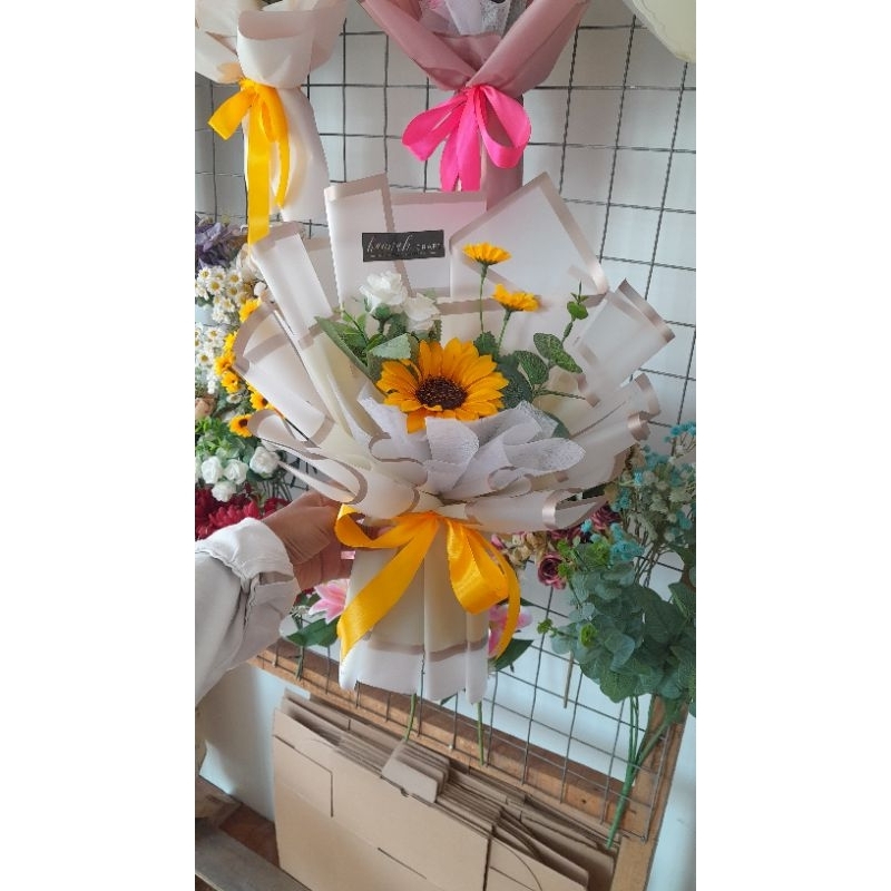 Jual buket sunflower kini / buket bunga matahari kecil murah / buket ...