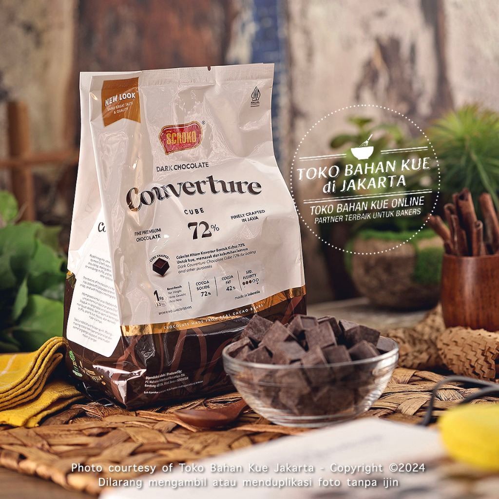 Jual Schoko Couverture Dark Chocolate CUBE 72% 250gr Cokelat Baking ...