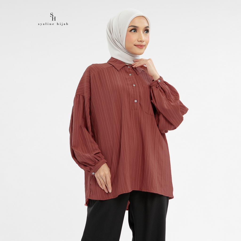 Jual Syaline Hijab Nadia Blouse Maroon - Kemeja Crinkle Wanita | Shopee Indonesia