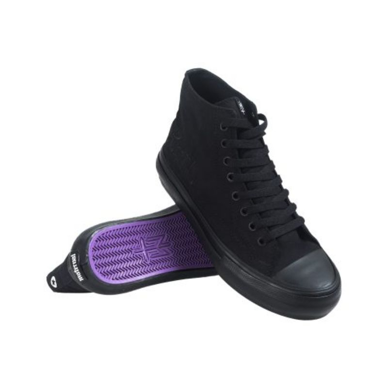 Jual sepatu shoes MATERNAL Savior koil | Shopee Indonesia