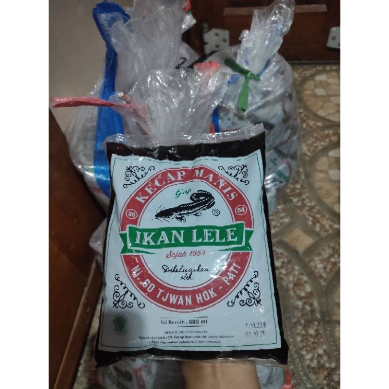 Jual kecap manis cap ikan lele 680 ml /1 kg | Shopee Indonesia