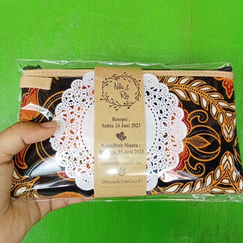 Jual souvenir pouch batik ukuran 19x12 dompet batik | Shopee Indonesia