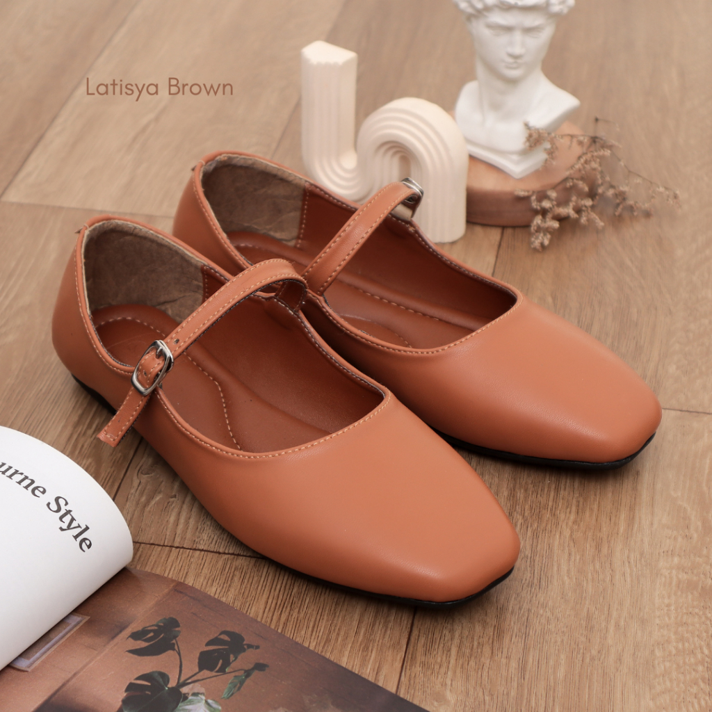 Jual QUINCE Latisya Flats | Shopee Indonesia