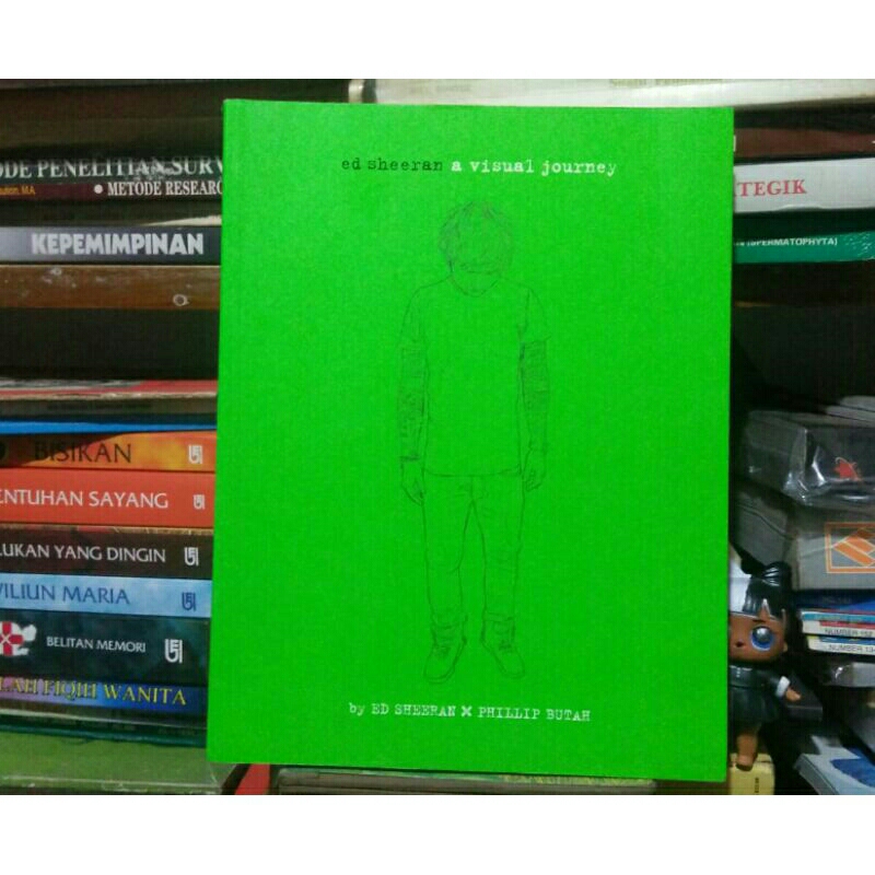 Jual Buku Ed Sheeran a Visual Journey - By Ed Sheeran X Phillip Butah ...