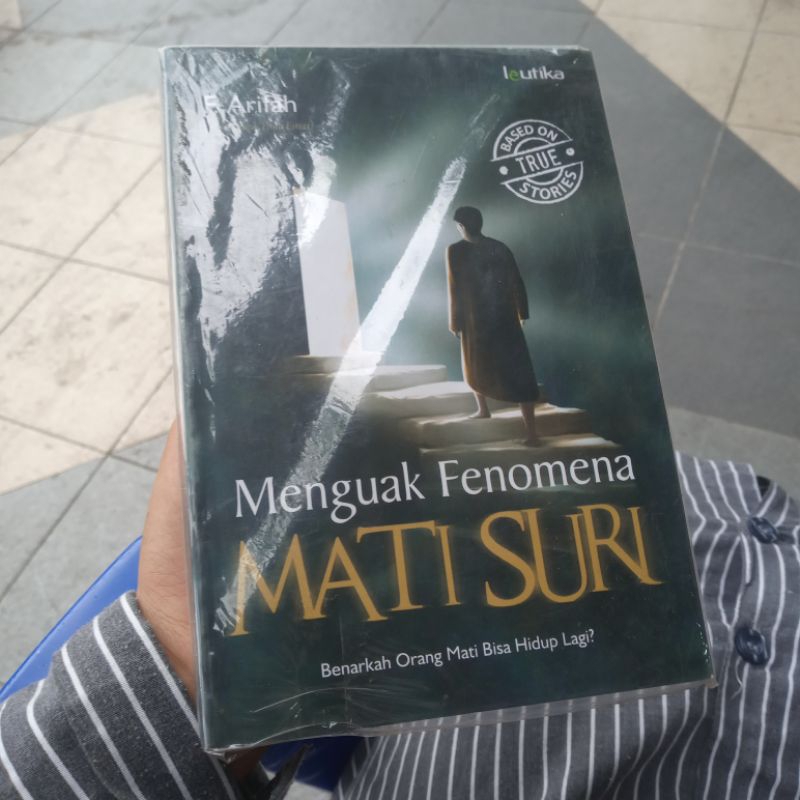 Jual buku menguak fenomena mati suri | Shopee Indonesia
