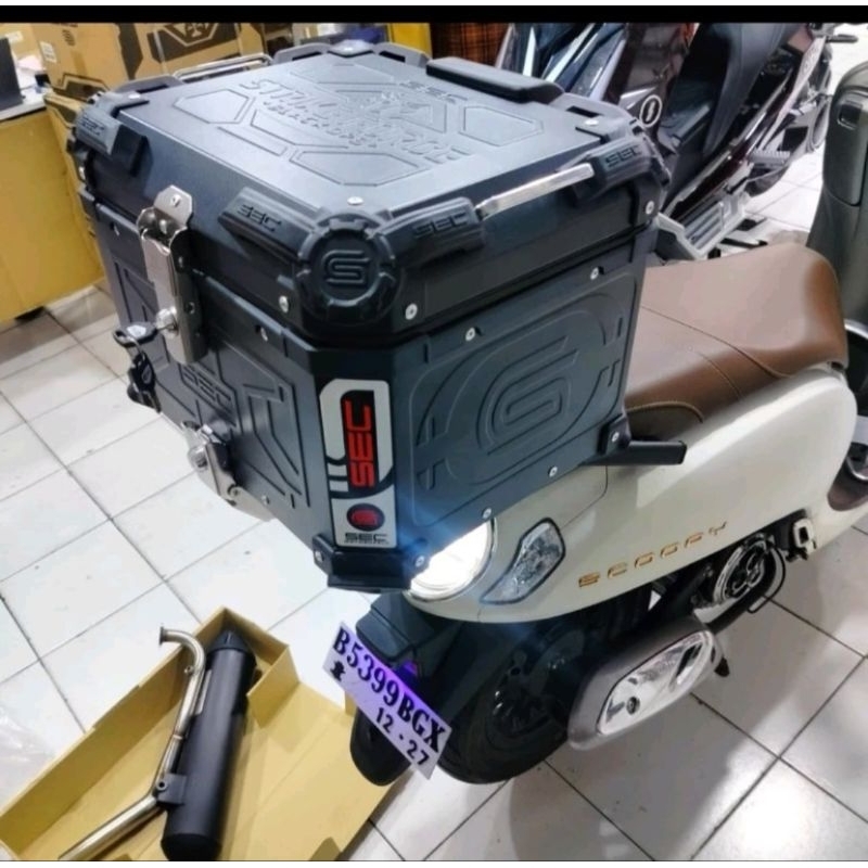 Jual Box Belakang Motor SEC Universal 45 Liter Top Box Premium BAGASI ...