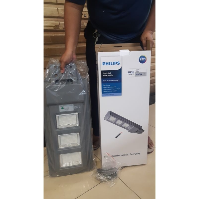 Jual philips brc010 25w led40/765 solar all in one street light ...