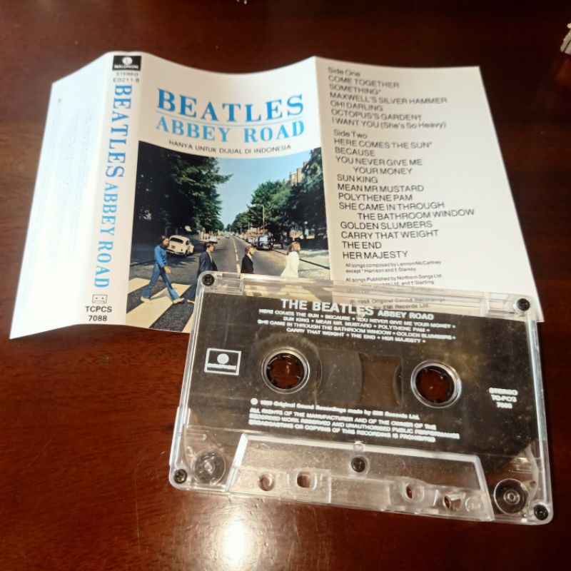 Jual Kaset The Beatles - Abbey Road (COVER REPRO ISI ORI) | Shopee Indonesia
