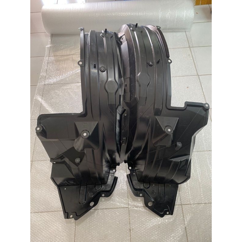 Jual liner fender toyota Innova reborn tahun 2016-2021 Original ...