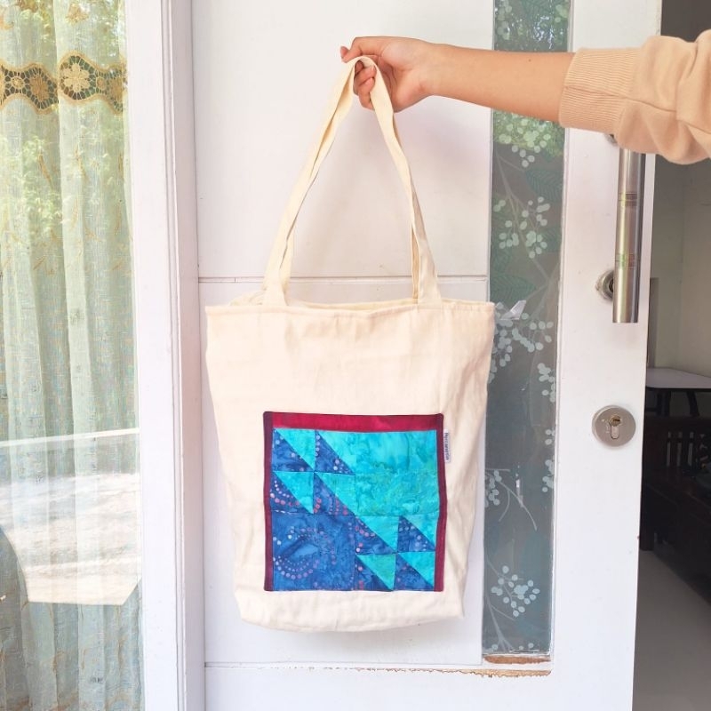 Jual Percanesia Totebag Blacu Totebag Kuliah Kombinasi Kain Perca ...