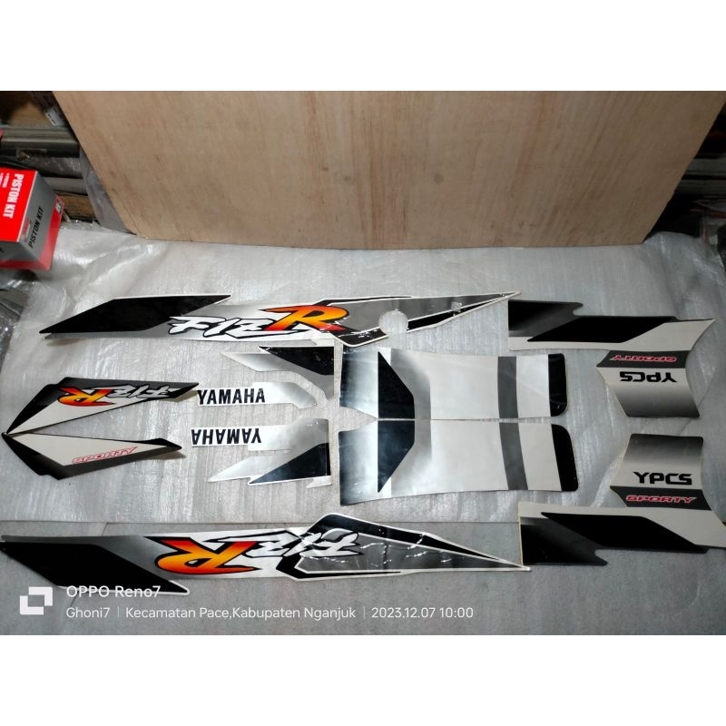 Jual Striping stiker body kanan kiri set Fiz R Fizr Ypcs sporty tahun ...