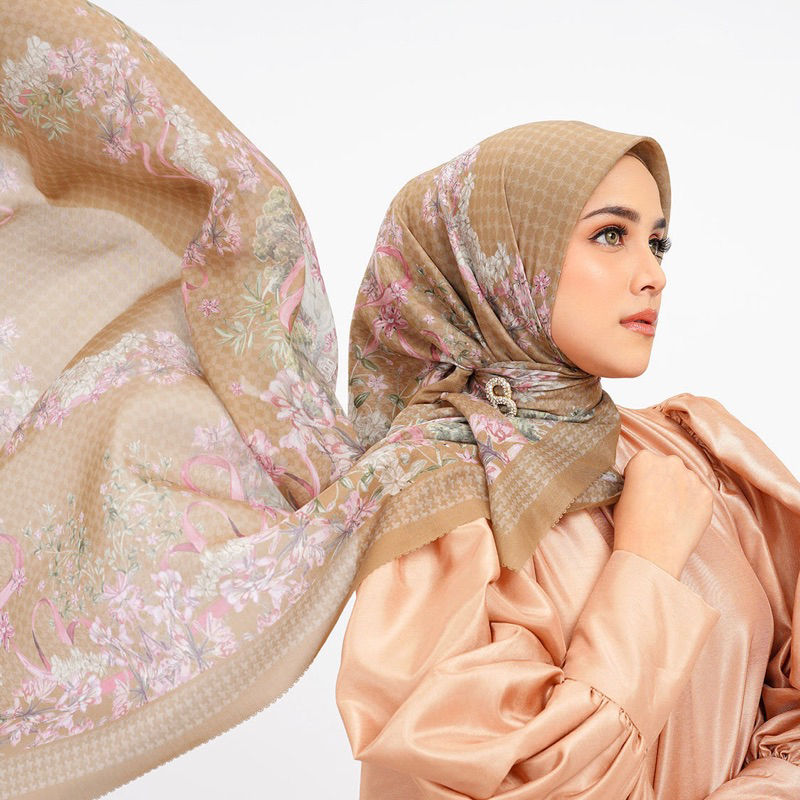 Jual LIMITED BLACK Buttonscarves Al Aqsa - Charcoal Voile Square x ...