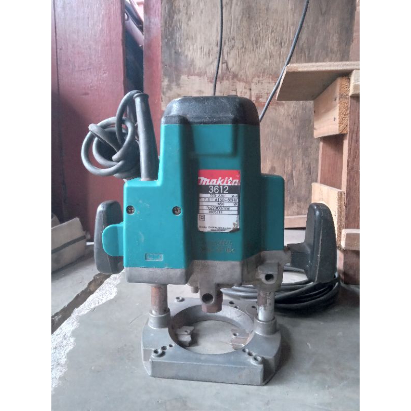 Jual Mesin profil/router makita 3612 & makita 3600BR second mulus ...