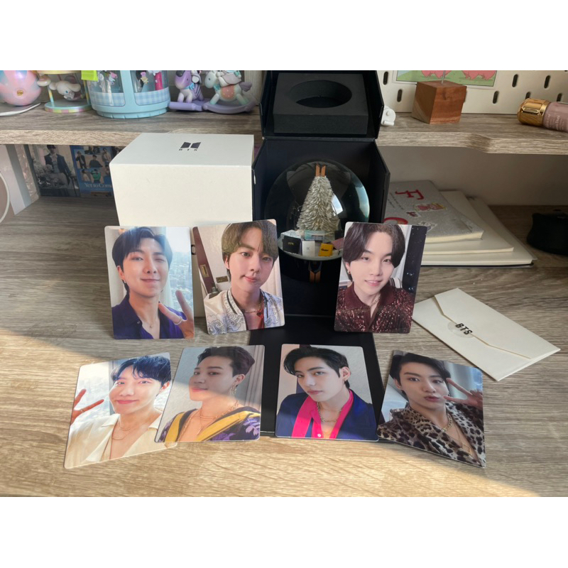 Jual Merch Box 10 BTS Official | Snow globe | Shopee Indonesia