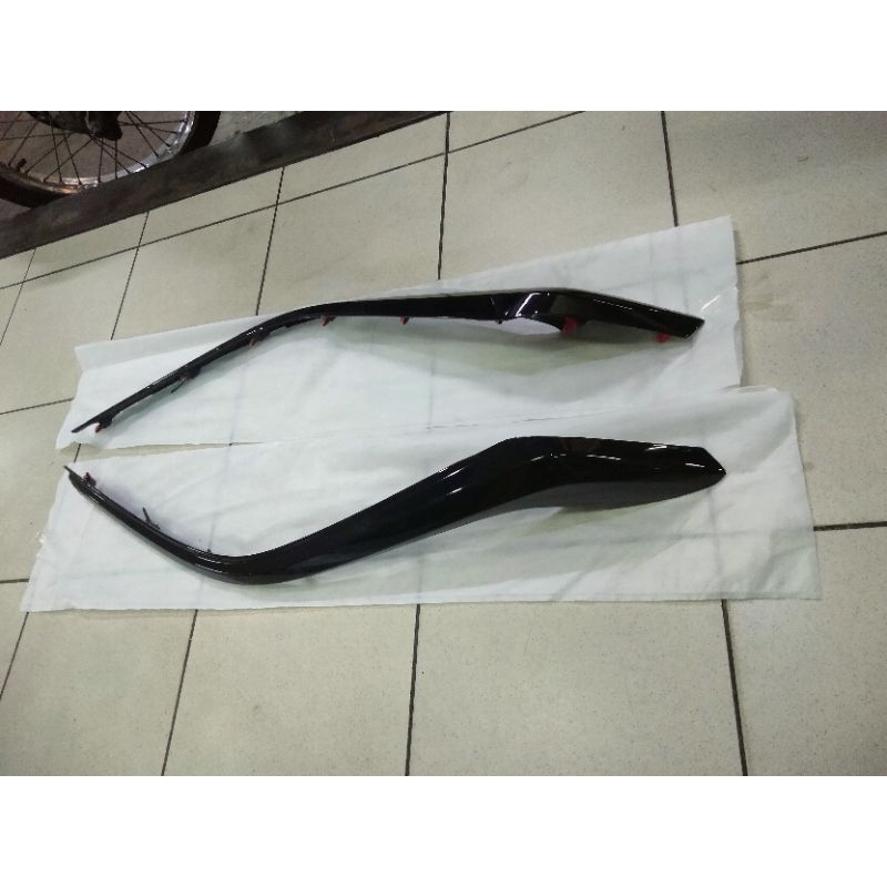 Jual list grill list headlamp lis fortuner legender original | Shopee ...