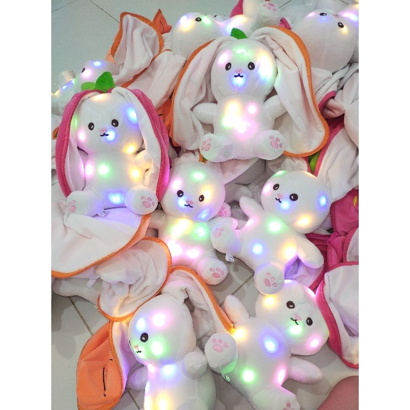 Jual Boneka Kelinci Flip Strawberry Wortel Lucu Dan Imut Bisa Nyala ...