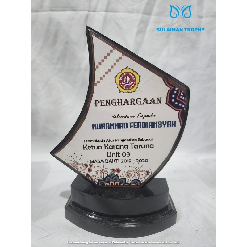 Jual Hadiah Kado Unik Murah Plakat Kayu / Piagam Kayu / Plakat Vandel ...