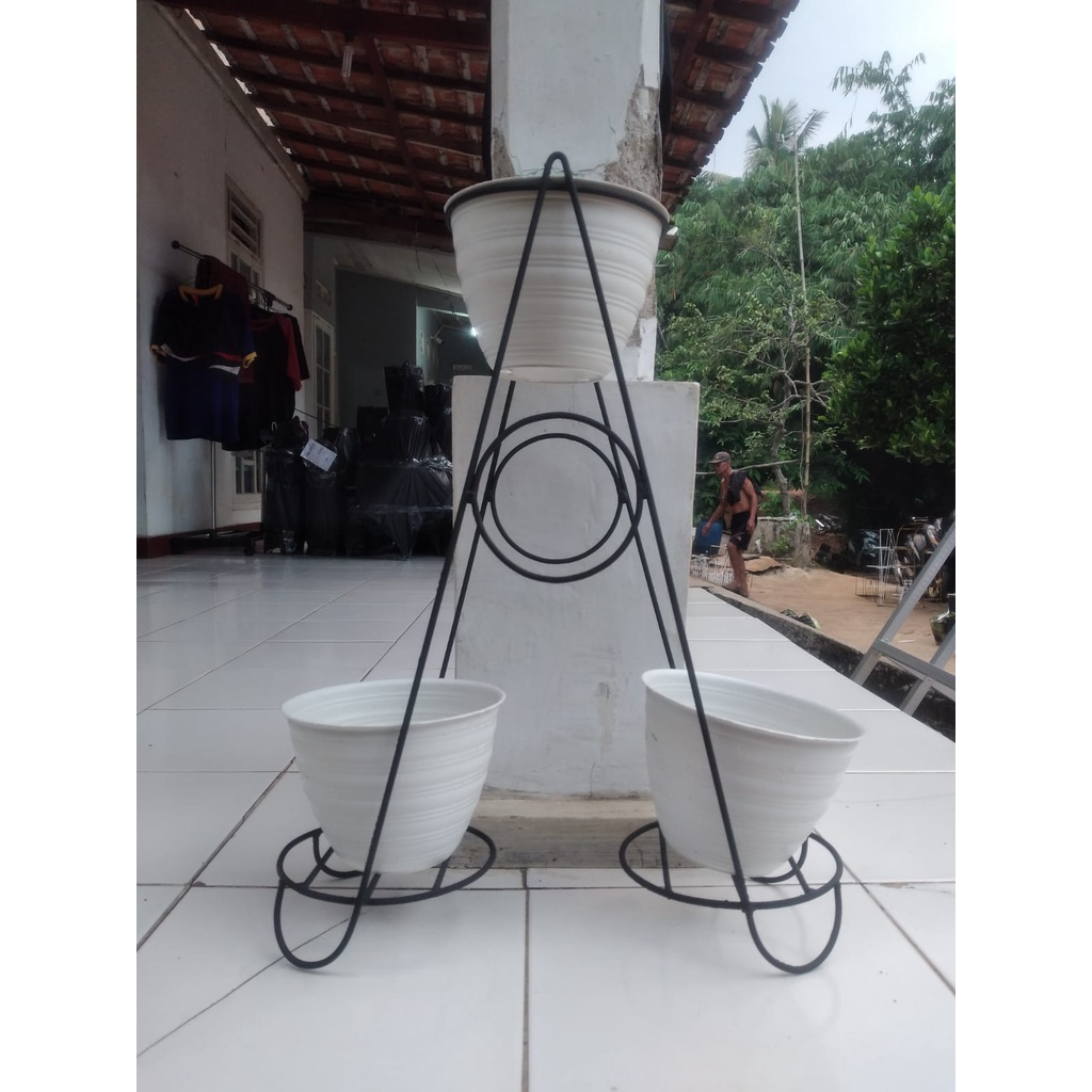 Jual A MINI STANDING POT BESI/POT CANTIK/RAK BUNGA BESI/STANDING POT A ...