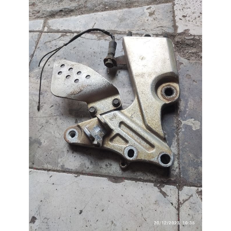 Jual foot step footstep bustep depan kanan yamaha byson bison original ...