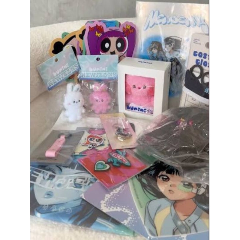 Jual newjeans merch pop up store | Shopee Indonesia