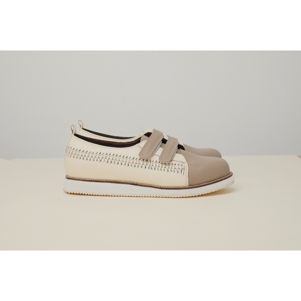 Jual REJECT Shoeka - Brenda Sneakers BW Taupe | Shopee Indonesia
