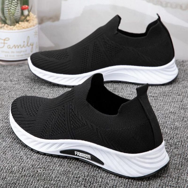 Jual Sepatu Pria Slip On Sporty fashionable korea | Sepatu fashion pria ...