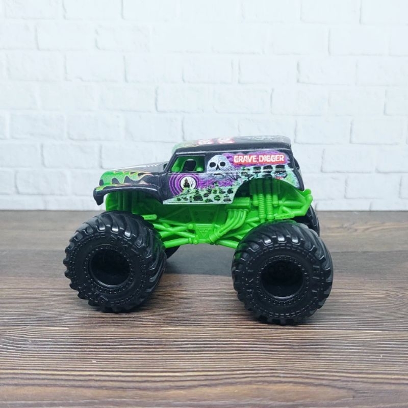 Jual Mobil Monster Jam Grave Digger ori SML Mcd Happy Meal | Shopee ...