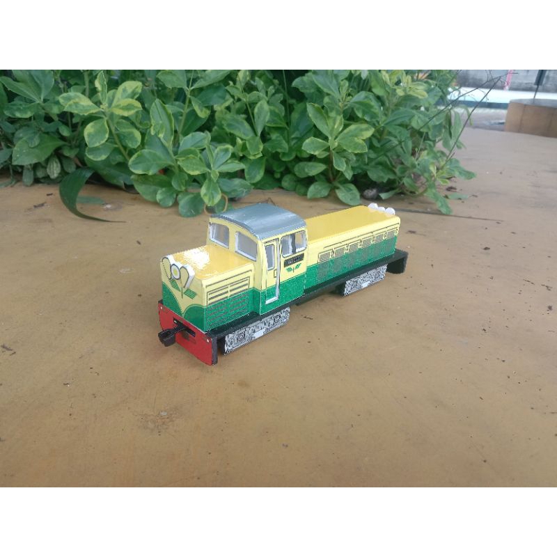 Jual MINIATUR LOKOMOTIF BB 300 KUNING HIJAU | Shopee Indonesia