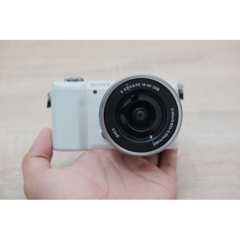 Jual Sony A5000 + lensa kit 16-50mm kamera mirrorless bukan A6000 A5100 ...