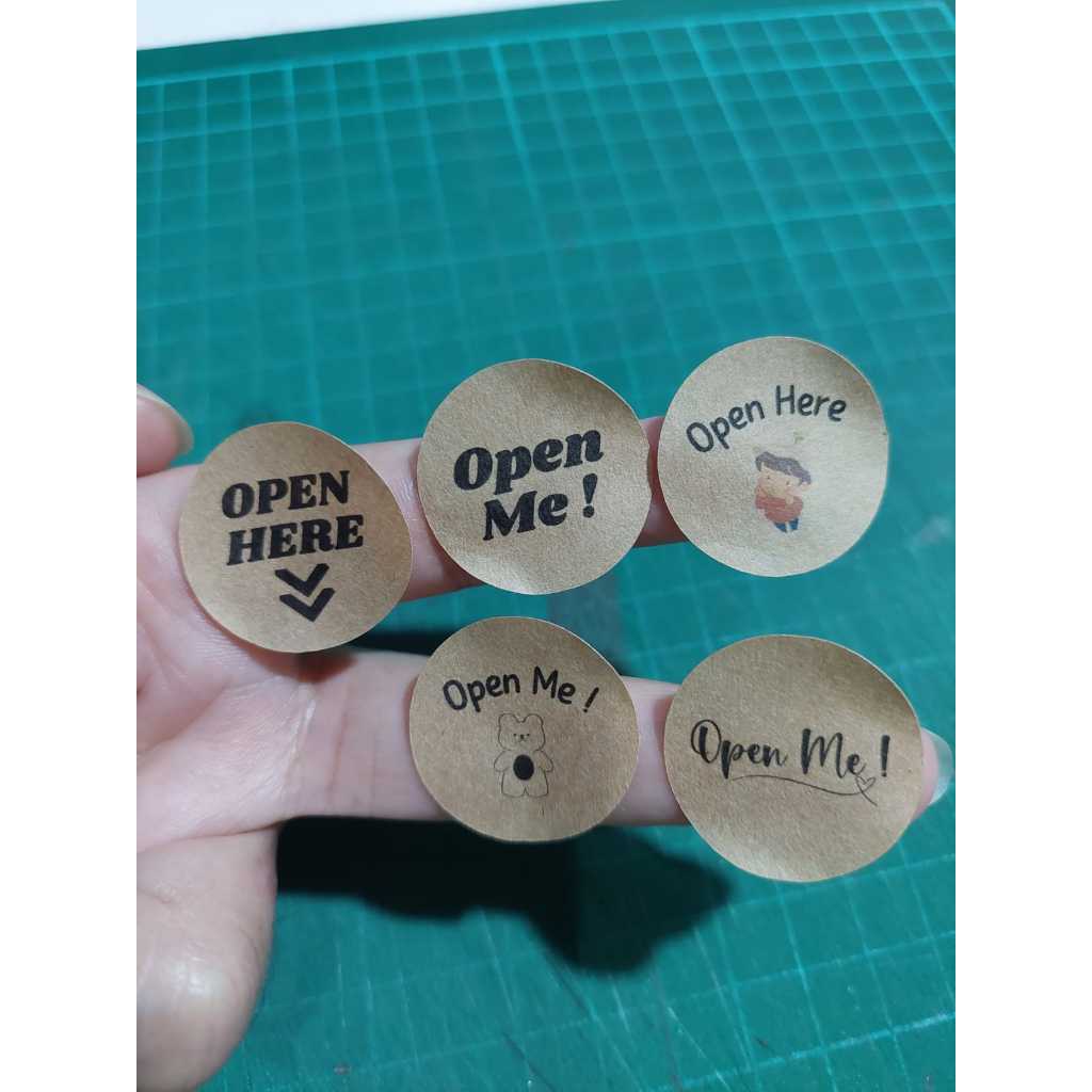 Jual Stiker Open Here - Open Me (Coklat 2,5cm) | Shopee Indonesia