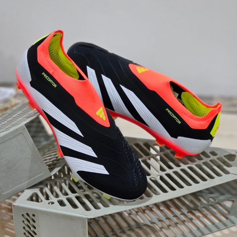 Jual Sepatu bola adidas predator + remake new 2024 | Shopee Indonesia