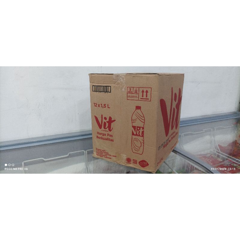 Jual Air mineral vit botol 1500 ml 1 dus | Shopee Indonesia