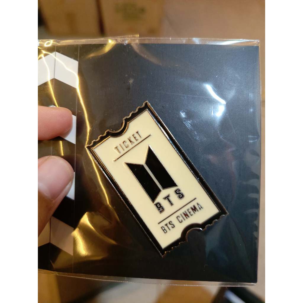 Jual ( SHARING ) BTS - OFFICIAL BTS ARMY MEMBERSHIP KIT 6th ARMYZIP Badge | Shopee Indonesia