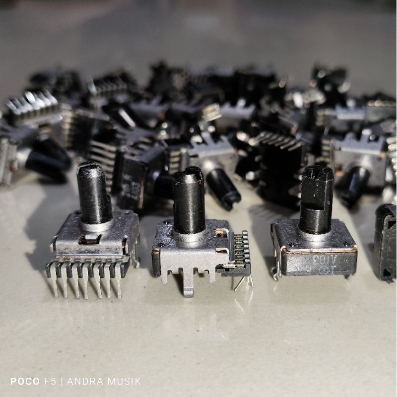 Jual potensio volume keyboard Yamaha kaki 7 Pin cocok untuk psr old psr ...