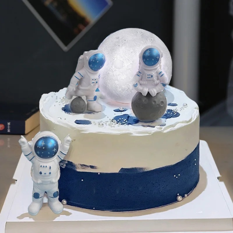 Jual * MKA * HIASAN KUE ULANG TAHUN SET 3 PCS DESAIN MANUSIA ASTRONOT ...