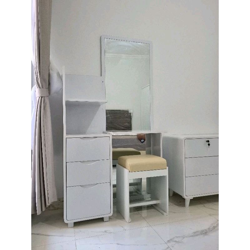 Jual meja rias minimalis multifungsi , terbuat dari bahan multriplek ...