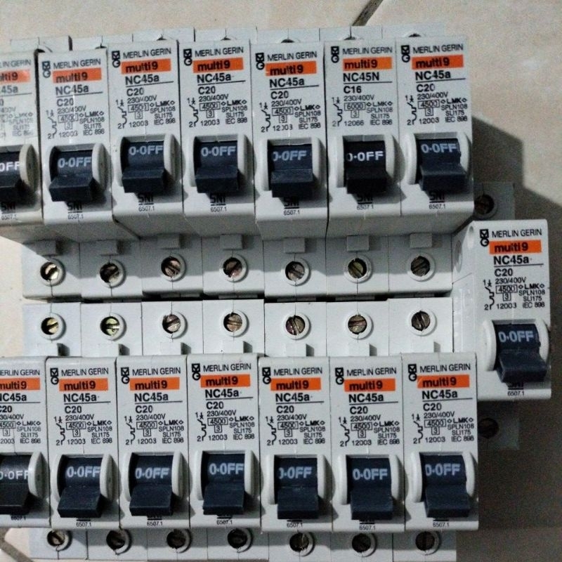 Jual mcb merlin gerin 20A pala hitam | Shopee Indonesia