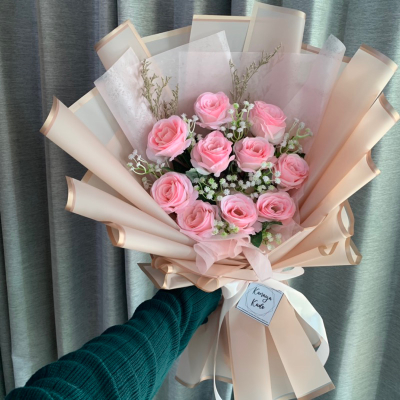 Jual buket bunga buket wisuda | kode clasic pink- kado wisuda kado ...