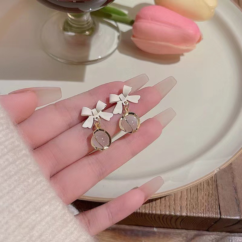 Jual Anting Korea Wanita Model Pita Putih Cantik Elegant Earrings ...
