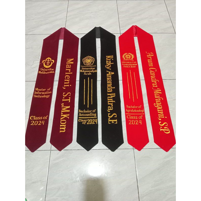 Jual SELEMPANG WISUDA CUMLAUDE SEHARIJADI | Shopee Indonesia